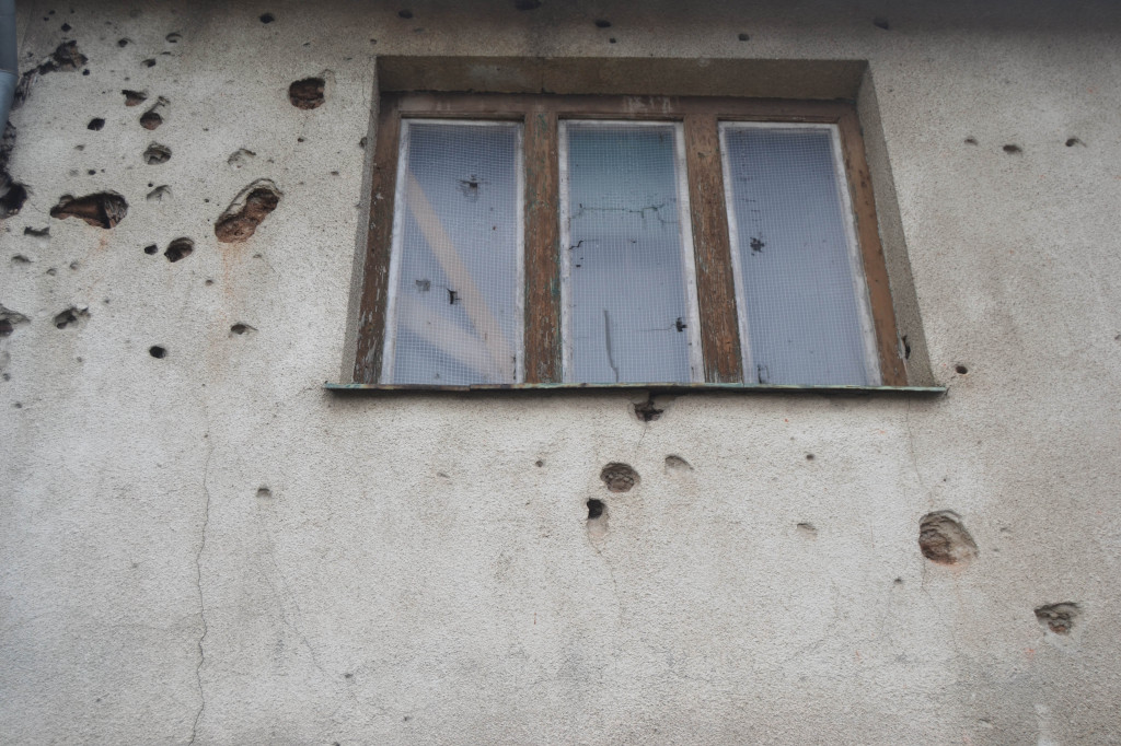 Ucab realiza material de construcción para frenar el impacto de una bala perdida - Efecto Cocuyo