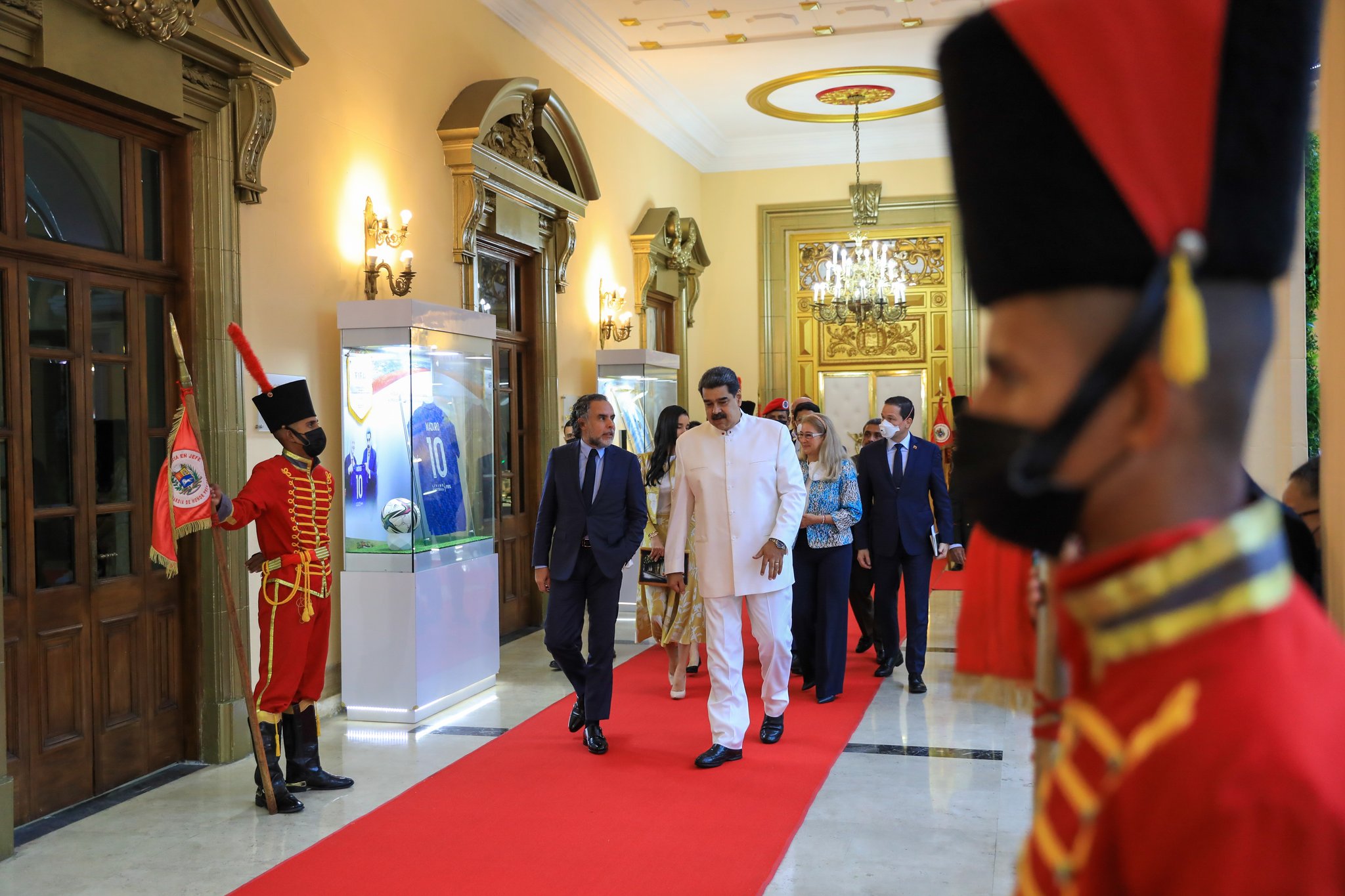 Las revelaciones de Benedetti que confirman el viraje político a favor ...