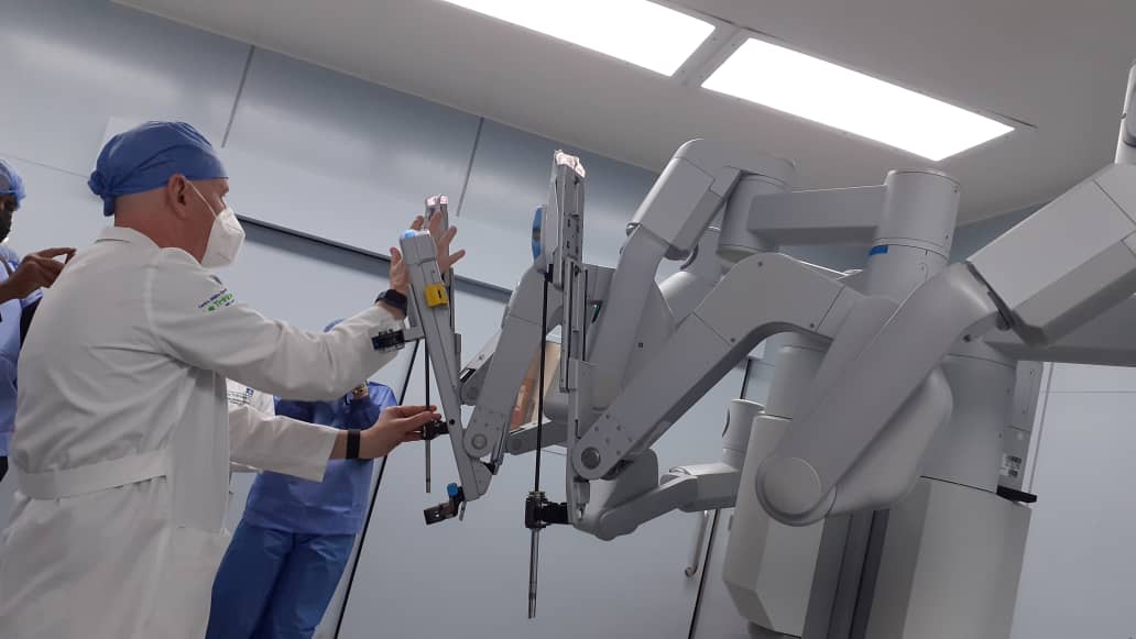 Cirugía robótica se extiende en Venezuela con el Sistema Da Vinci