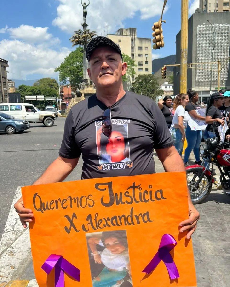 Familiares exigen justicia por el femicidio de Alexandra Rojas en La Vega