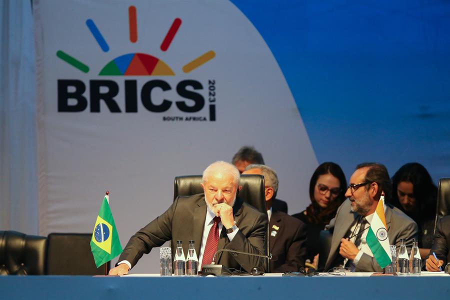 Maduro propone a los Brics desdolarización de la economía mundial Maduro propone a los Brics desdolarización de la economía mundial