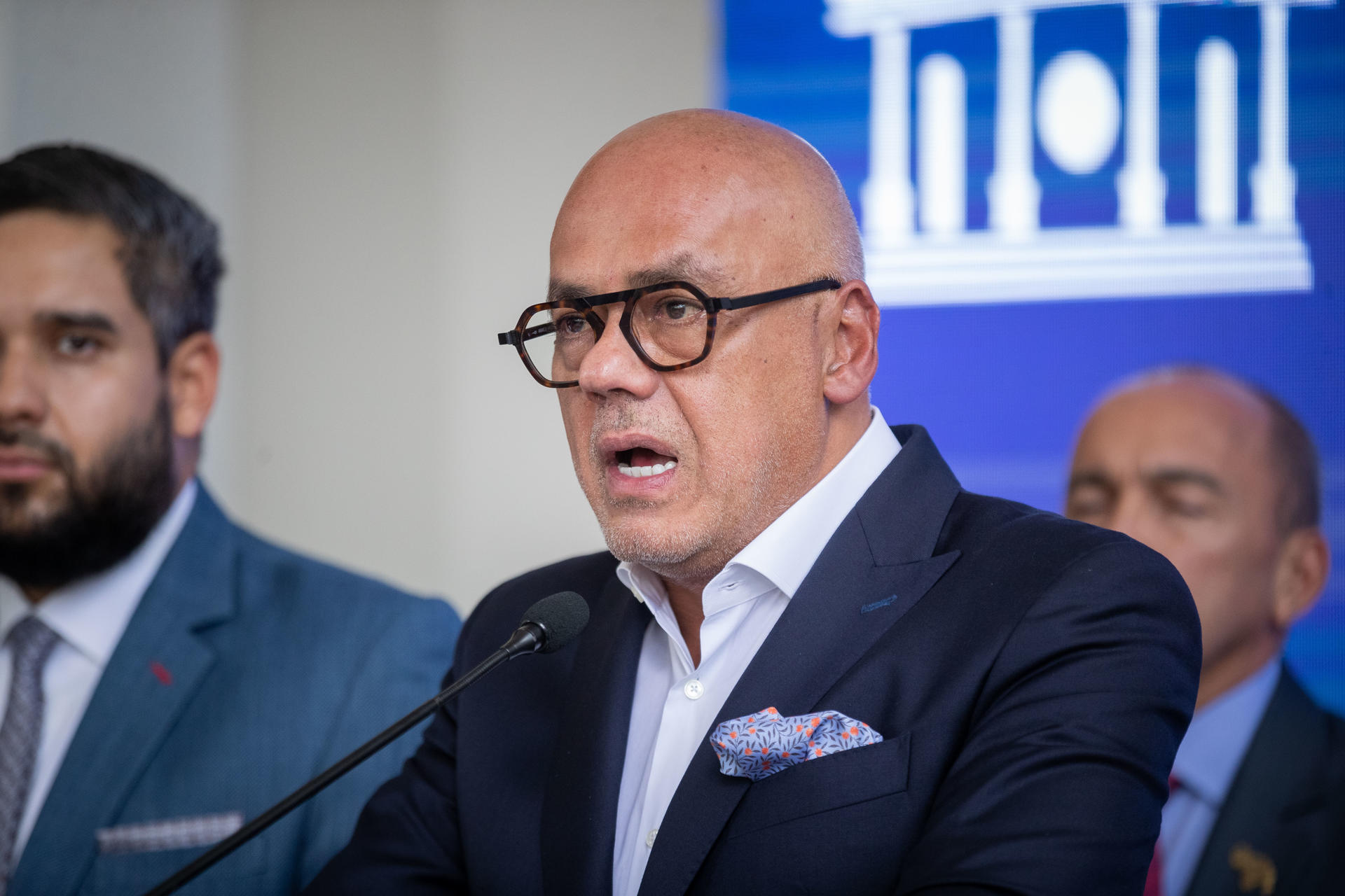 Jorge Rodríguez a Petro, Lula y Mujica: Métanse sus opiniones por donde ...