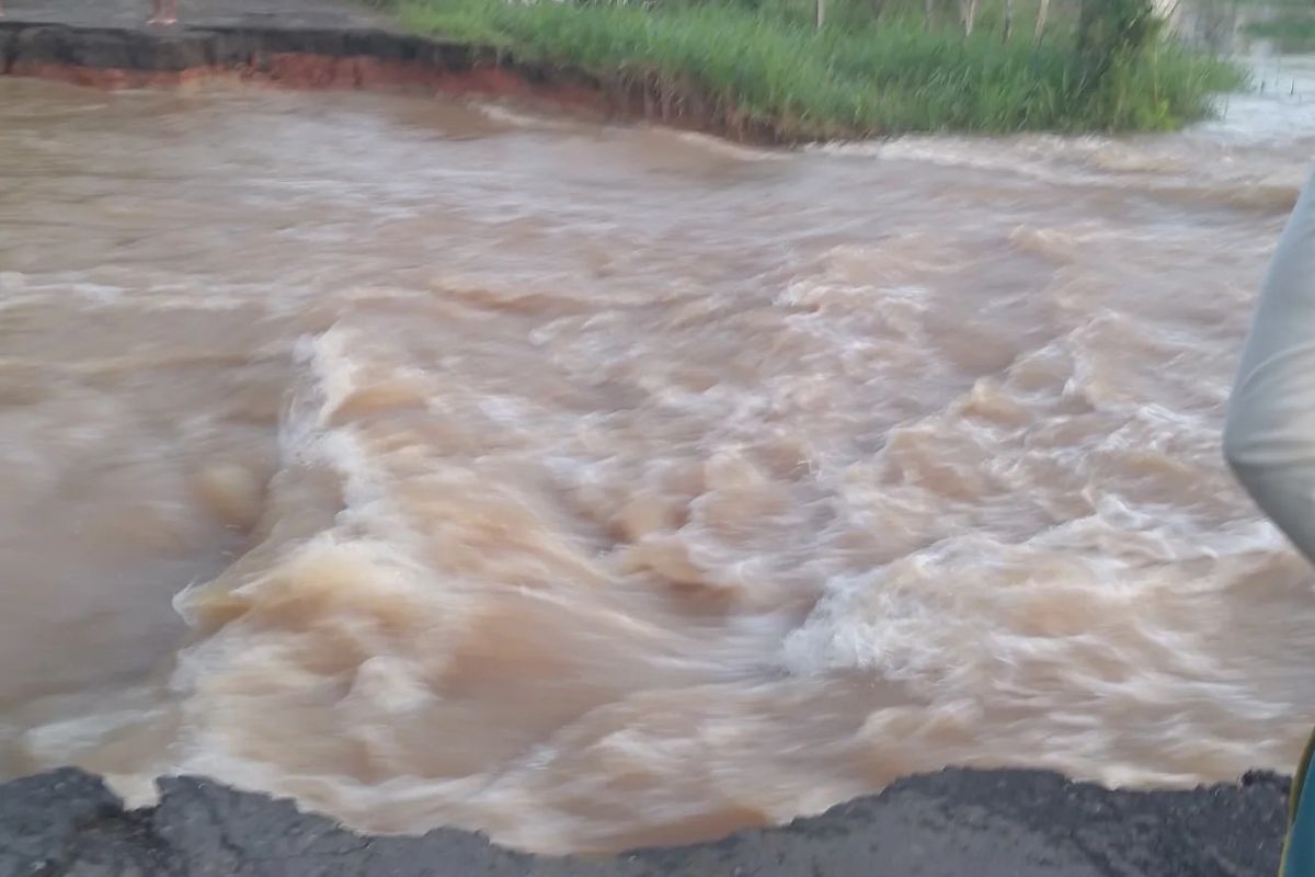 Se cae puente en Apure por desbordamiento del río Sarare - Efecto Cocuyo